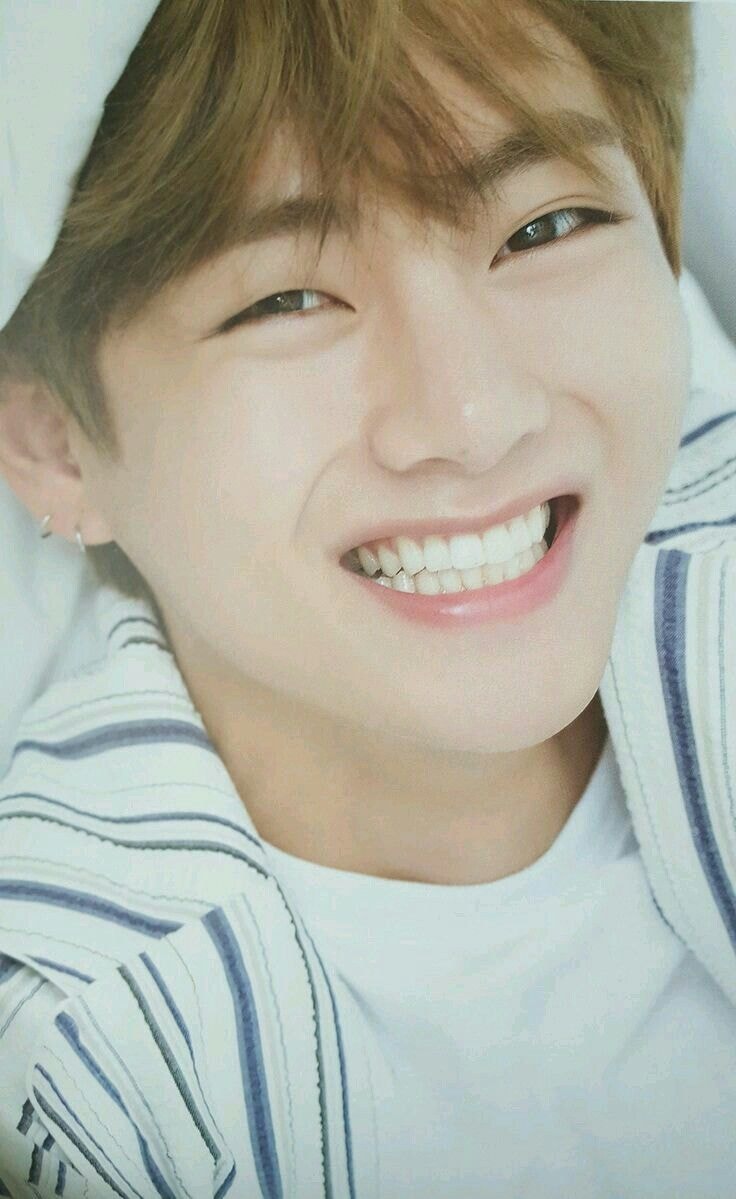 Bts Community Post 태형 아 생일 축하해 항상 행복하게 살며 성공하기를 바랍니다 즐거운 시간을