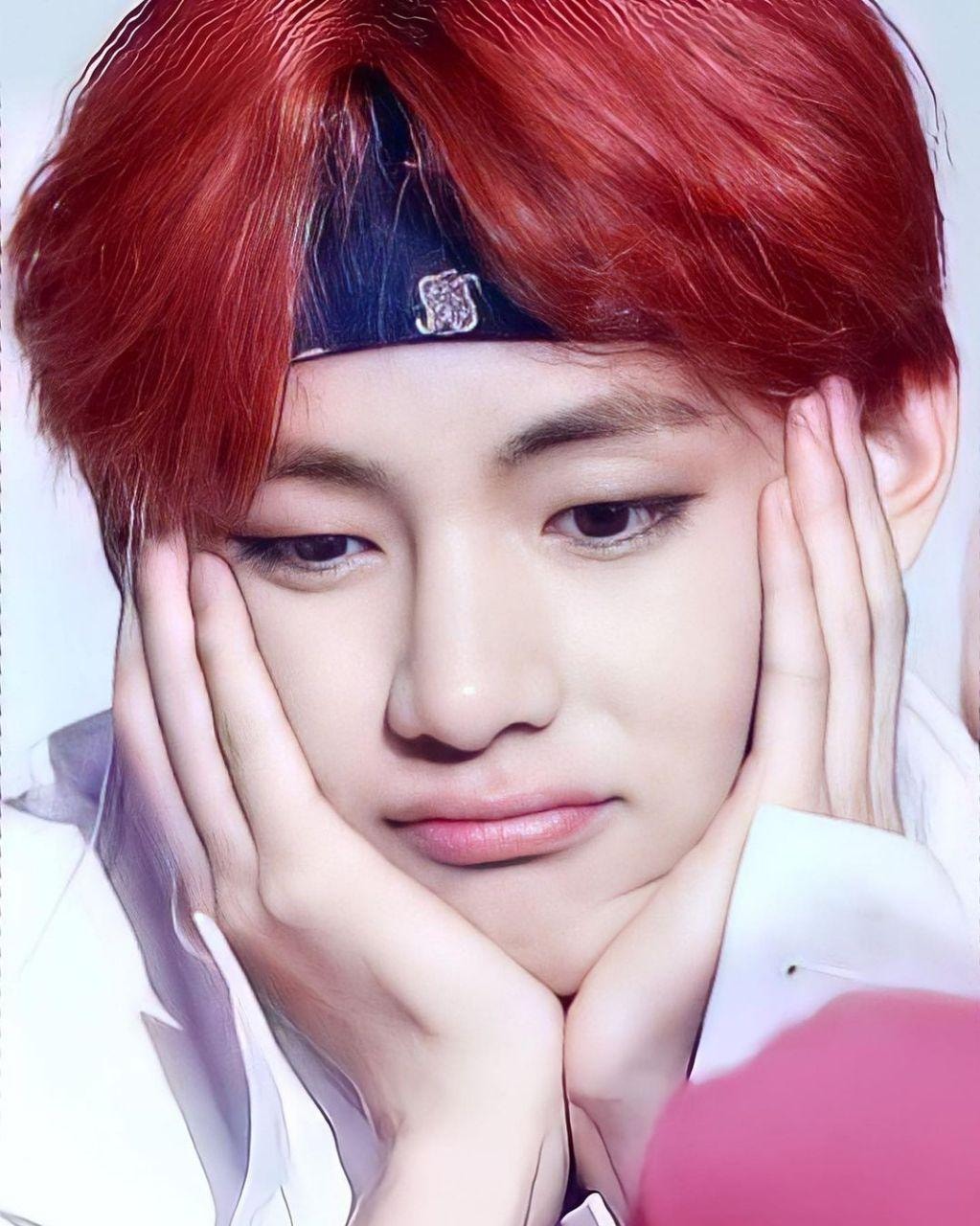 BTS 커뮤니티 포스트 - you are strong tae tae we all love u so much 💜🦋 handsome ...