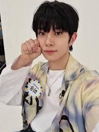 ENHYPEN Community Post - HAPPY HAPPY BIRTHDAY HEESEUNG !!!🎉🎊🎊 🎆 Its ...