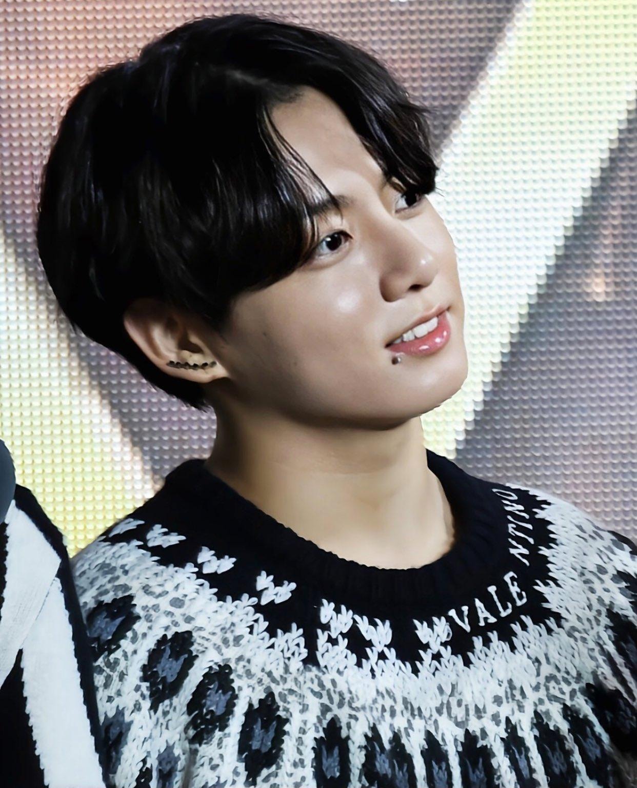 BTS Community Post - #to_JUNGKOOK グクへ 口 痛くないの？ 歌えるの？ おいしく食べられるの？ そういう心配が出ちゃっただけでした。 それは、あなたが好きだ ...