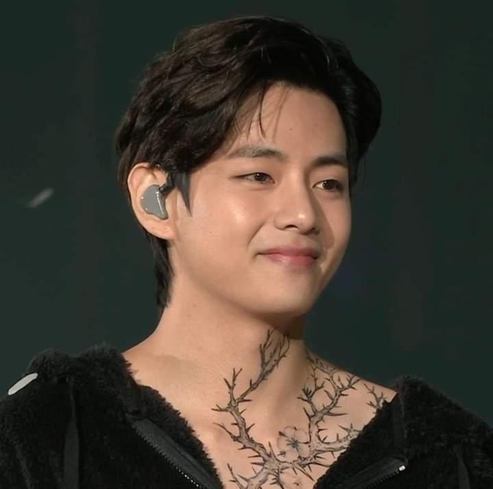 BTS Community Post - Idk how the person who draw this on V chest still ...