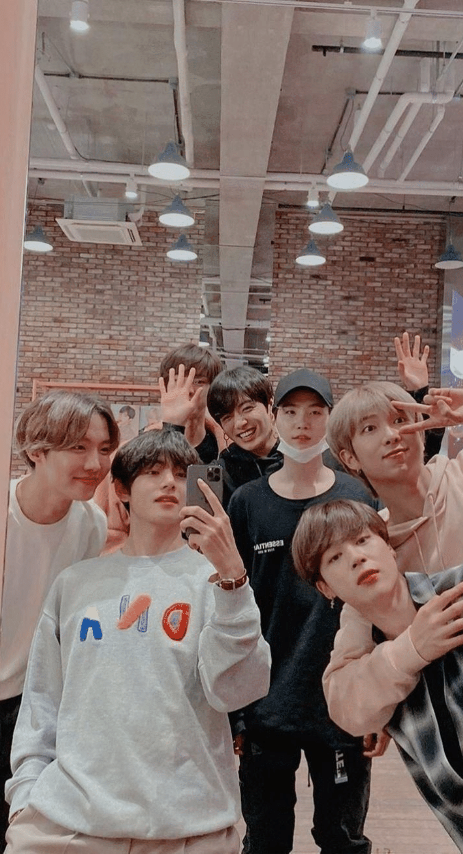 BTS Community Post - FOREVER ARMY BORAHAE