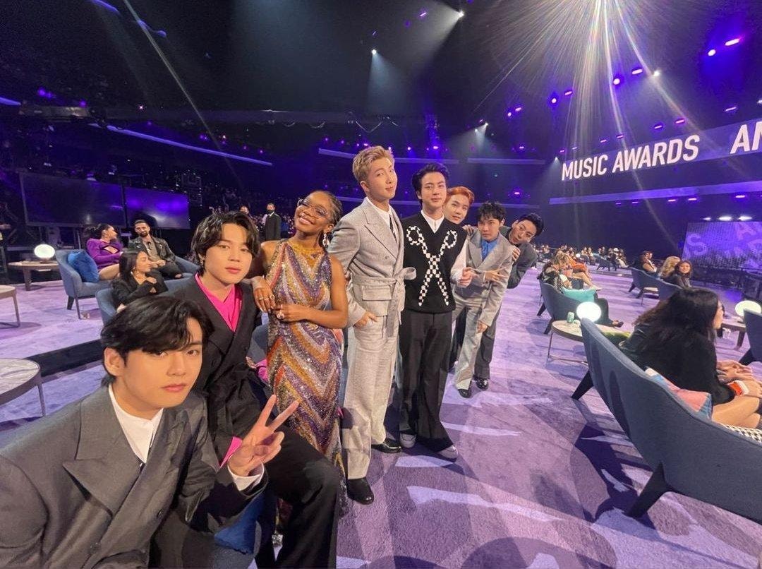 BTS 커뮤니티 포스트 - #2021AMAs 사진 모음 (1)