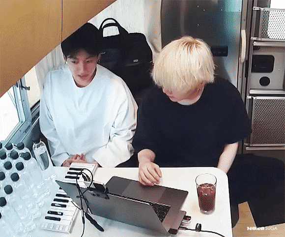 BTS Community Post - 1365244♡ :)