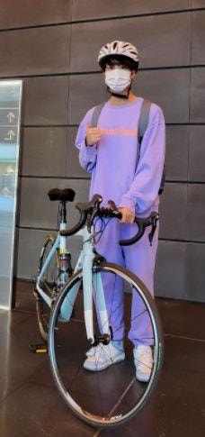 BTS Community Post - FASHION BIKE 'JIN 👍🏻