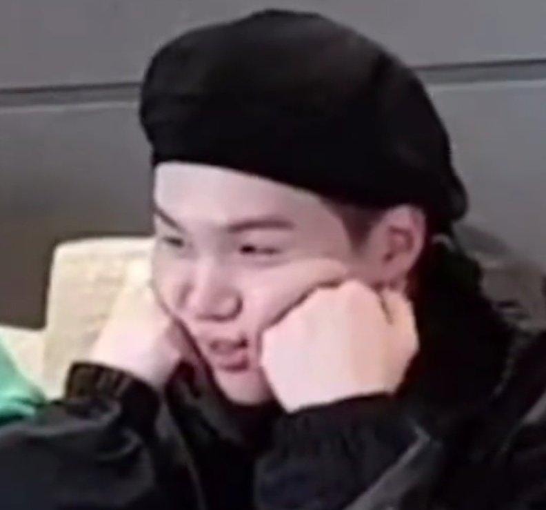 BTS Community Posts - TMI 턱이 아픕니다😂