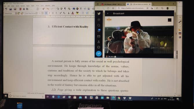Bts Community Post 문자 그대로 아무도 나 내 심리학 노트를 만드는 동안 사운드 체크와 콘서트를보고