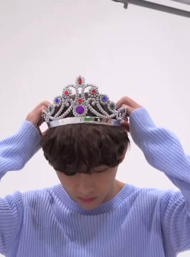 Bts Community Post 사랑하는 태형오빠 생일축하해🎂♡ 27살도 많은 행복이 가득하길🌟💭 오빠의 행복이 나의
