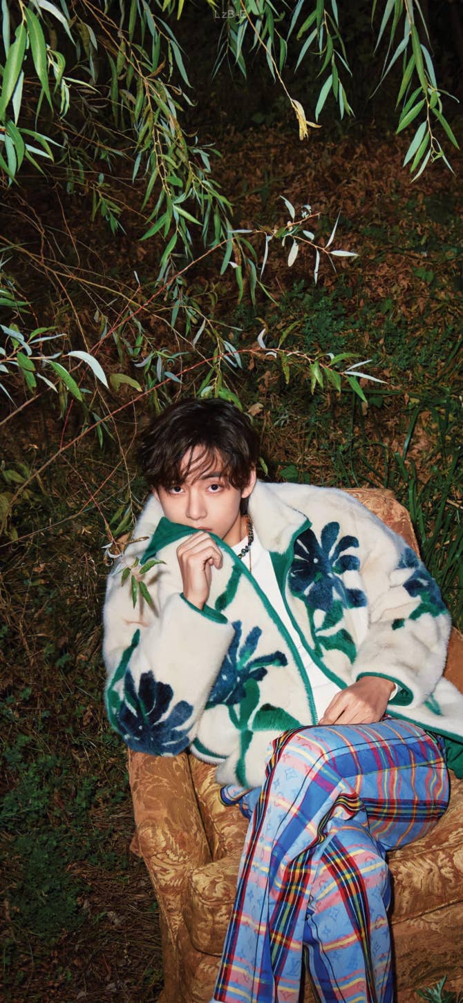 Bts Community Post 태형씨 생일 축하합니다🥳🥳🥳🎂🎂🎂 계속 사랑에 싸여 있길 바래🥰🥰🥰
