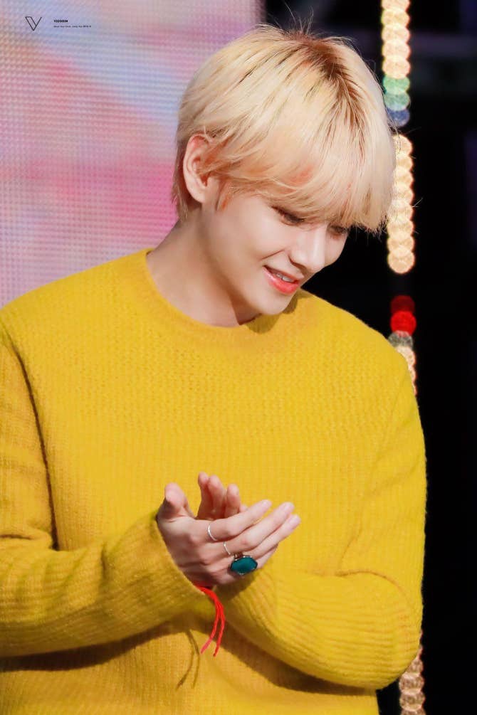 Bts Community Post 태형씨 생일 축하합니다🥳🥳🥳🎂🎂🎂 계속 사랑에 싸여 있길 바래🥰🥰🥰