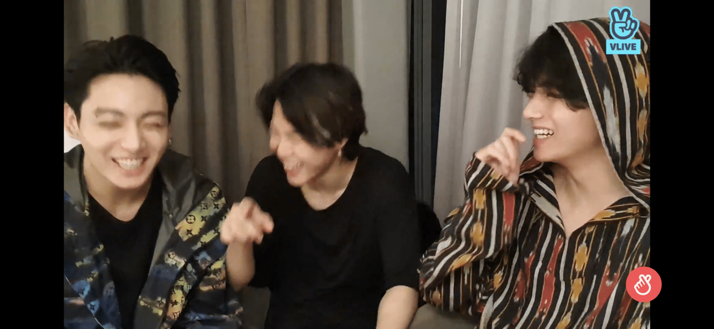 BTS Community Post - 笑っている君たちが大好きだよ😆😆😆 📷 VLIVE / RUN! BTS