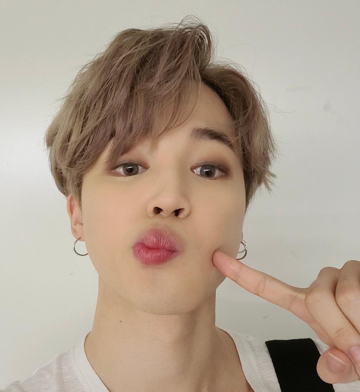 Bts Community Posts 🐳🍉🏝🌙 Jimina 💛🍧🐈🍹 🌞안녕하세요 🇯🇵 は 🐙半夏生ハンゲショウという日です 🐙を食べる日 だと思ってました😅 ↓ 画像の 🐙タコ