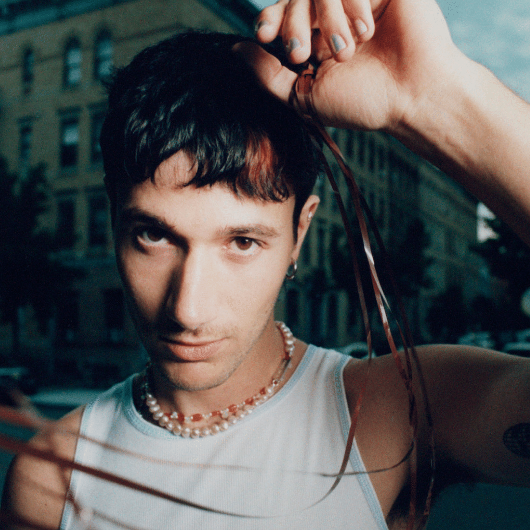 Weverse Jeremy Zucker's latest post