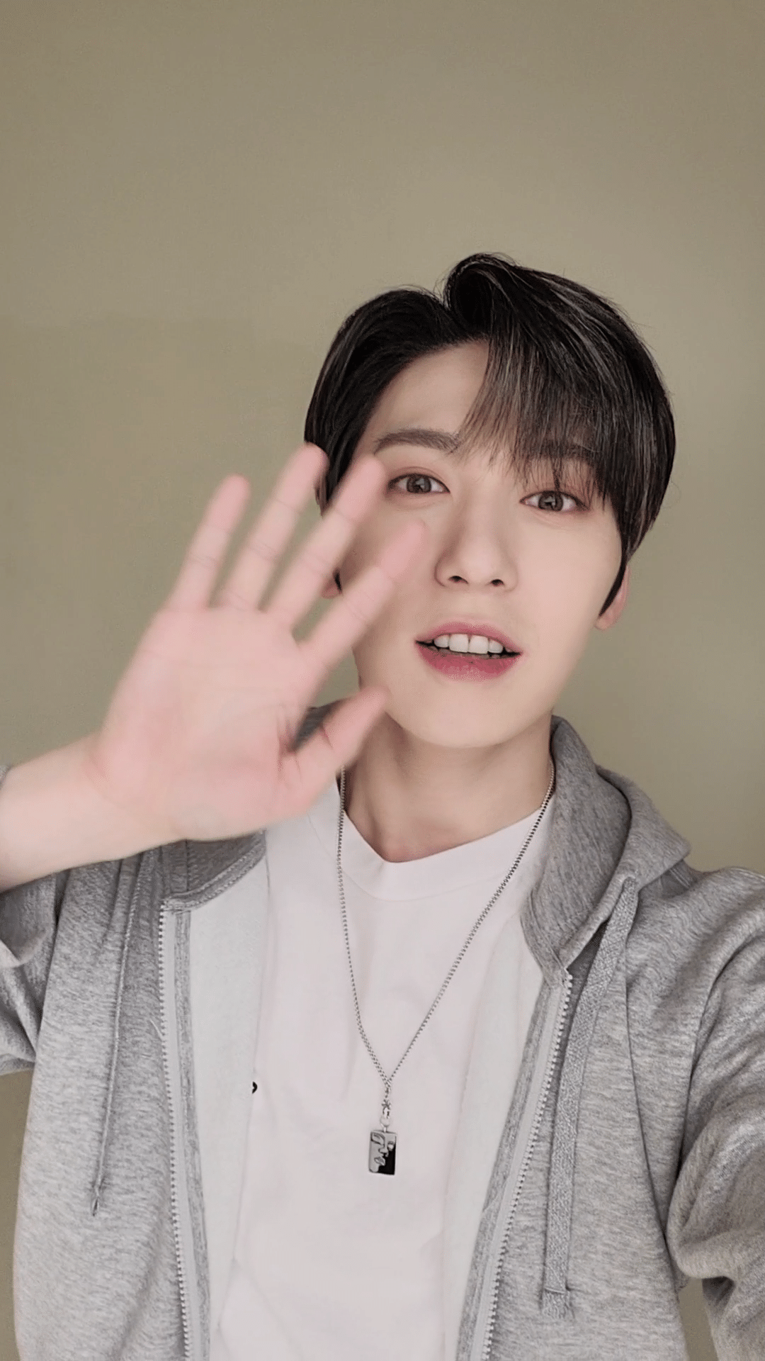 ONEUS Community Post - 💌Introducing KEON HEE from ONEUS to you!💌 ⭐ Name ...