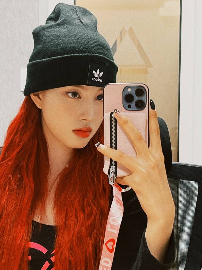 Stayc 커뮤니티 포스트 단짠단짠 스윗들 이따 만나영🤭 빨리 보고싶다아앙😘😘😘 윤