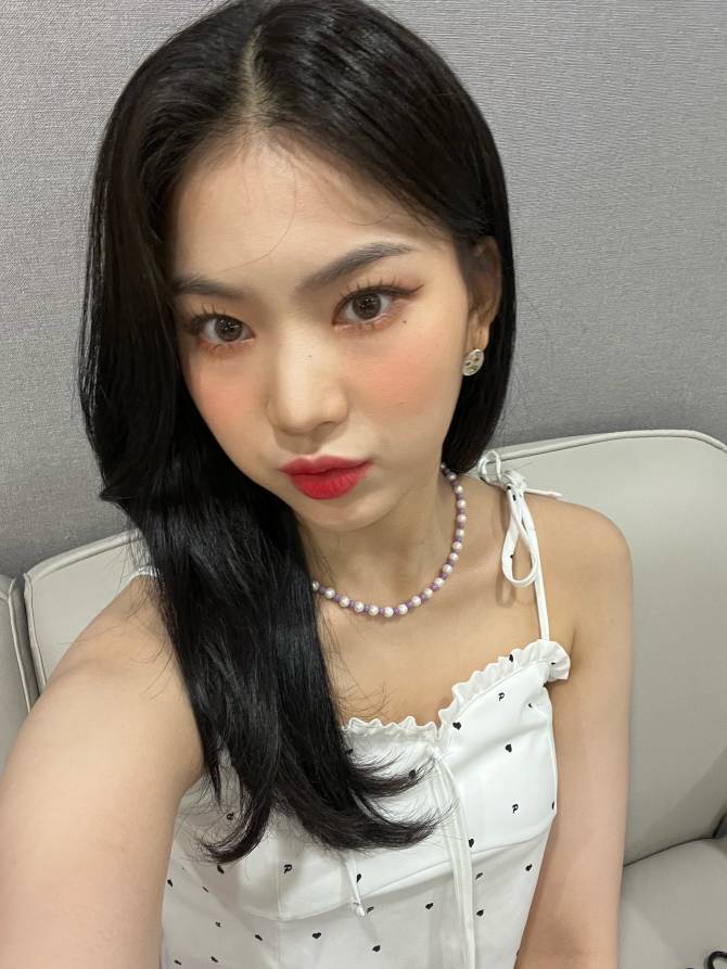Post De La Comunidad Stayc 스윗 저 아이사에요😃 공지 보고 많이 놀랐죠 미안하다는 말하지 말라고