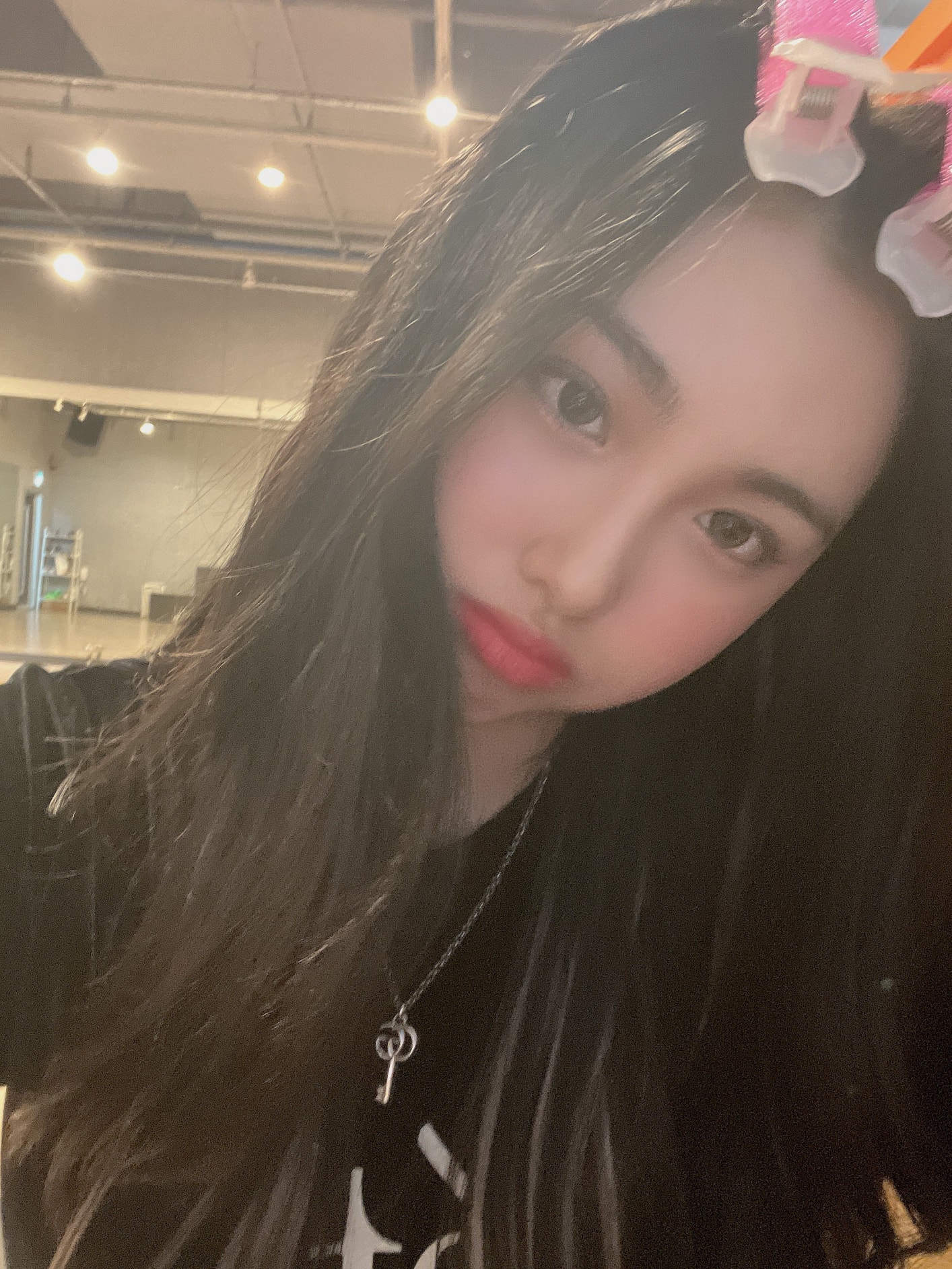 EVERGLOW Community Posts - 졸려 - AISHA