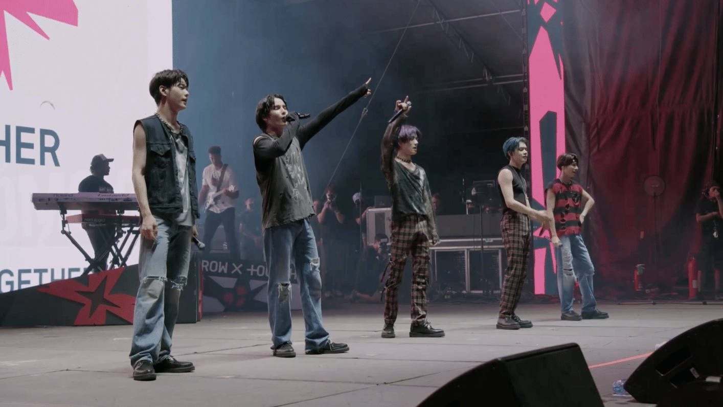 Weverse TOMORROW X TOGETHER Media - TXT Live at Lollapalooza 2022 (Full ...