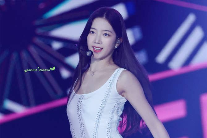 LE SSERAFIM Community Posts - 220810 Seoul Festa 220810 서울패스타 개막식 HQ 하트 하트 🫰🏻 #르세라핌 #LE_SSERAFIM ...