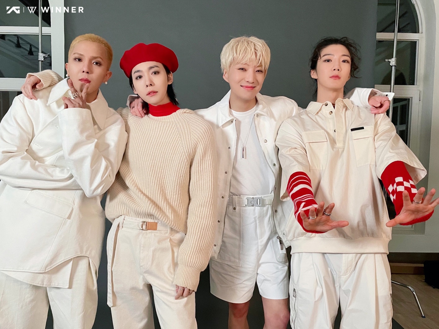 Weverse WINNER Image - WINNER [HOLIDAY] JACKET BEHIND PHOTO #2 💙