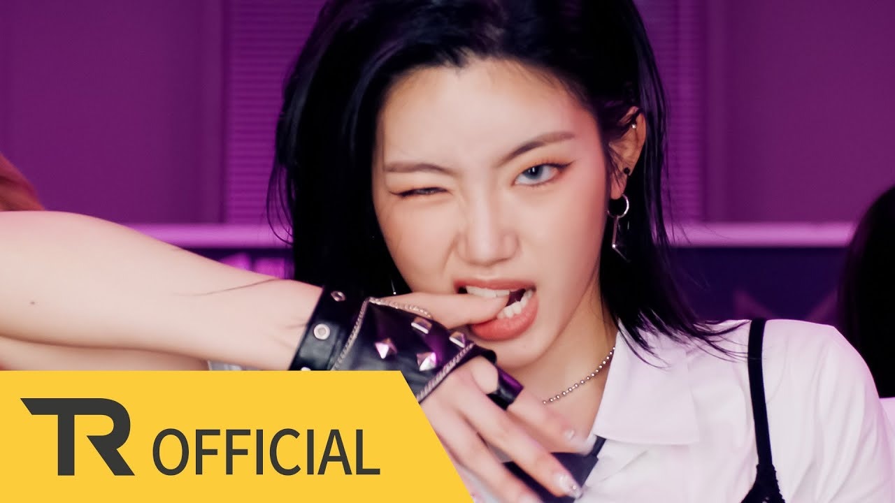 WeverseTRI.BE Media - TRI.BE(트라이비) "KISS" MV TEASER