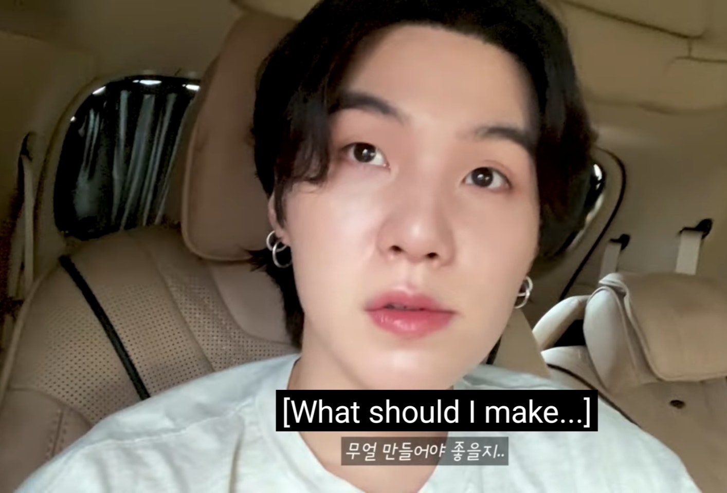 BTS Community Posts - this Whale 🐳 woodcrafts is really very cute.....♡ and the work is really ...