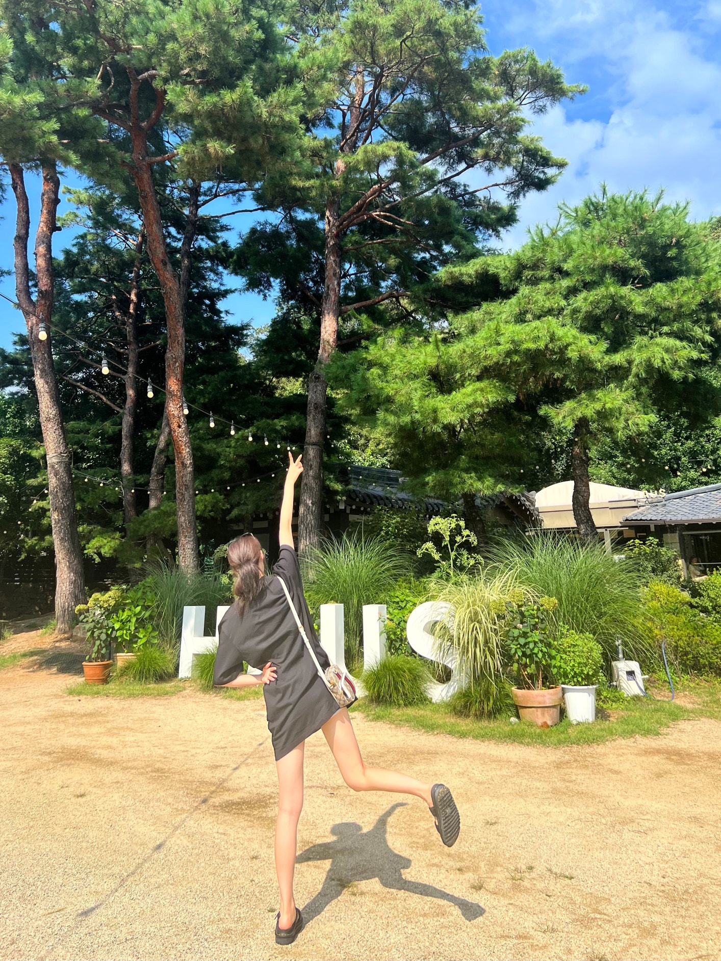 Weeekly 커뮤니티 포스트 데일리🤍 와아ㅏ 오늘은 우리 데일리 생일이에요🎉 얼마 전에 위클리가 데뷔한지 2주년이라