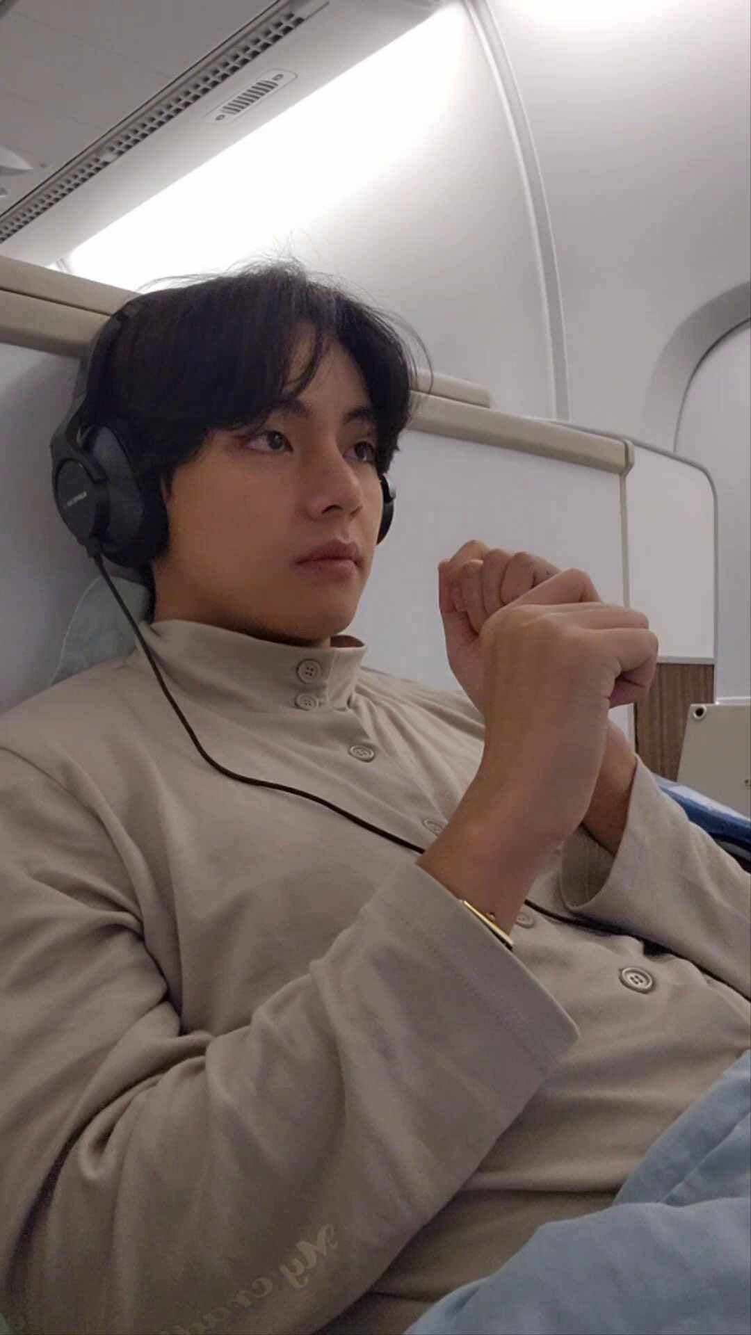 BTS Community Posts - kim taehyung vibing to himself— he looks so pretty and adorable, the tiny ...