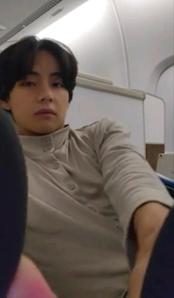 BTS Community Posts - I was like "what song are you listening to!?!?!?!?! and Tae does this: I ...