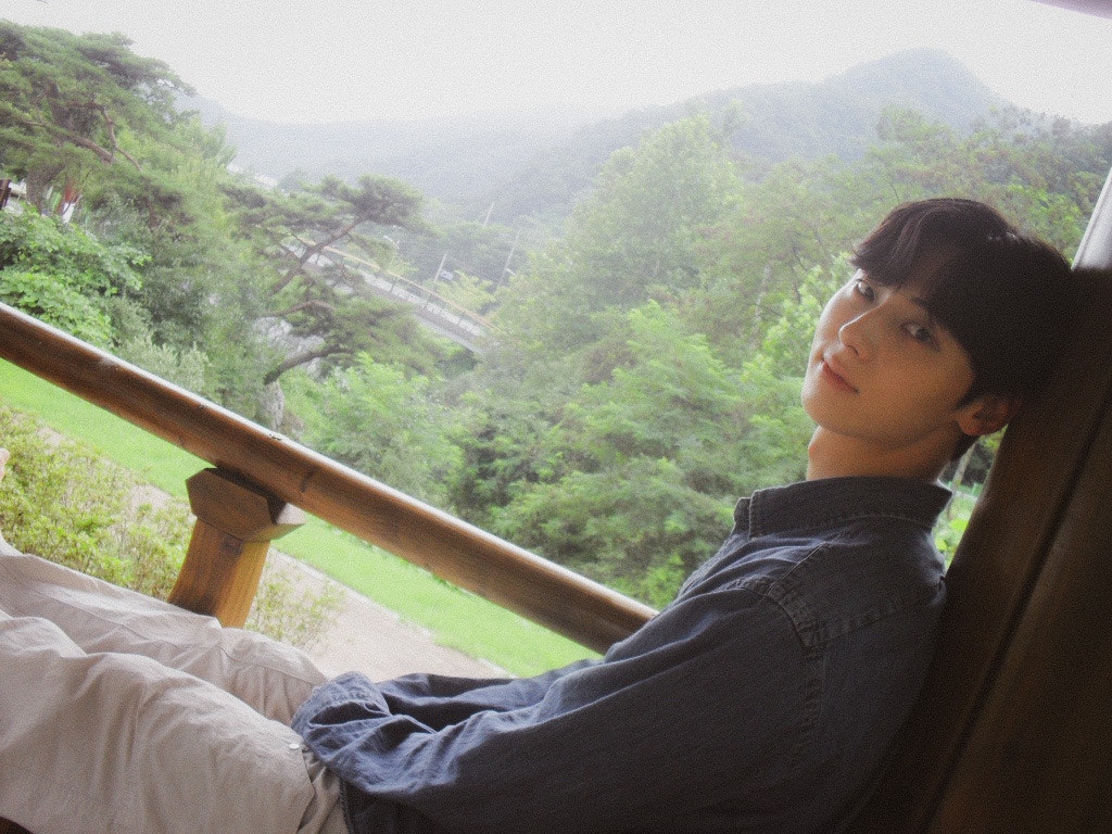 Hwang Min Hyun Community Post 오늘 날씨가 좋네요☀️ 화창한 날씨만큼 기분 좋은 일 가득하길🌈