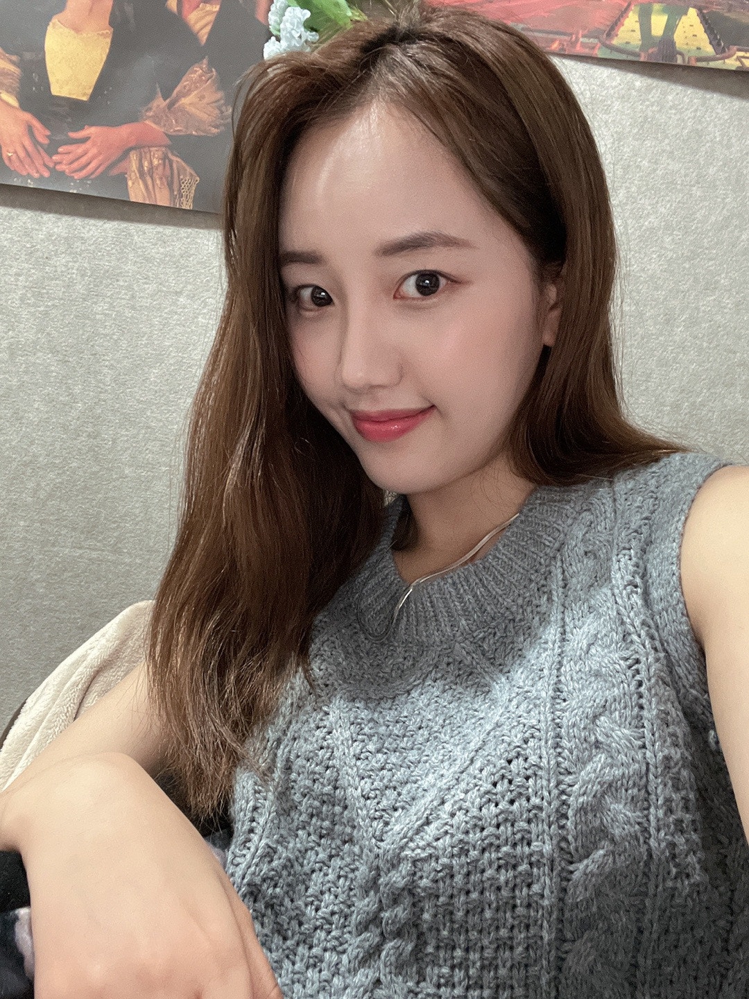 Cherry Bullet 커뮤니티 포스트 - 룰렛 좋은 하루 보내기 밥 잘 챙겨먹기이🫶 - HAE YOON