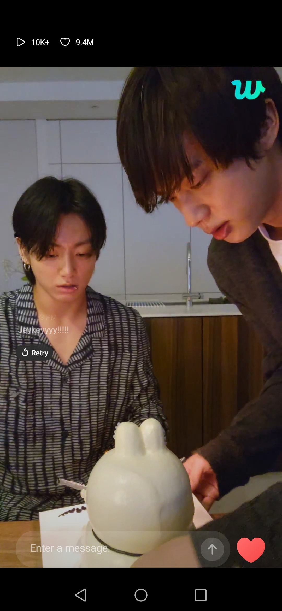 BTS Community Post - Jungkook is on Vlive!!!