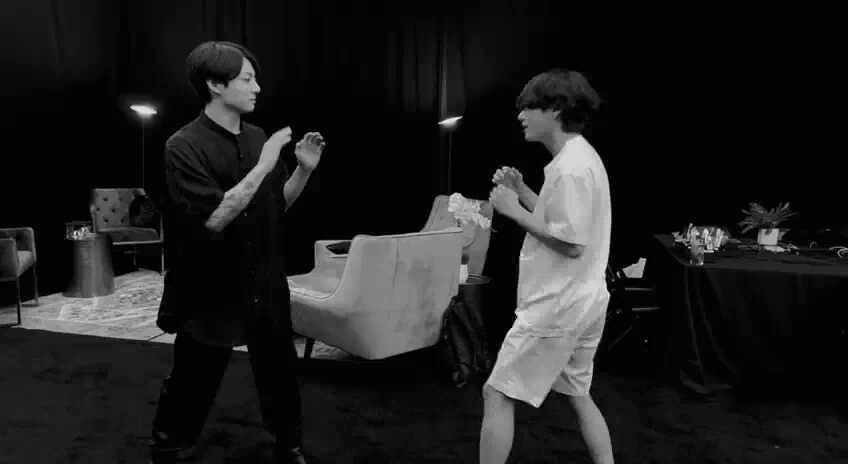 BTS Community Posts - WE FINALLY GOT THE TAEKOOK SPARRING VIDEO IM ...