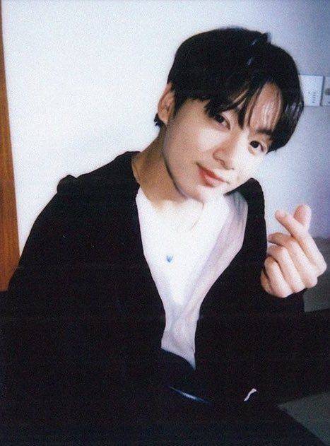 Bts Community Posts 25번째 생일을 축하합니다 정국님 건강하시고 더 많은 축복이 있기를 바랍니다😊😊