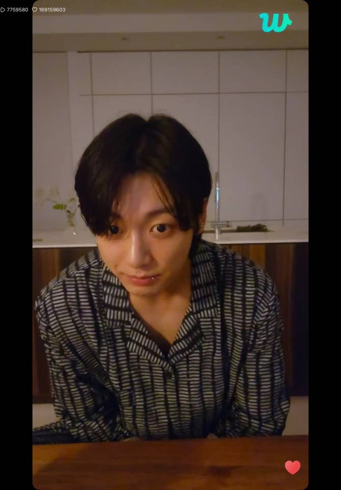 Bts Community Post 남은시간도 즐겁게 보내길바래💜 앞으로도 계속 응원할께 바쁜 와중에도 아미에게 조금이라도