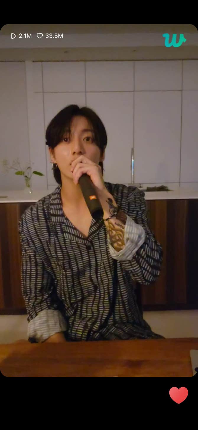 Bts Community Post 정구가 생일축하하고 라이브 와줘서 고맙고 노래방으로 노래 불러서 감미로운 목소리 들려줘서