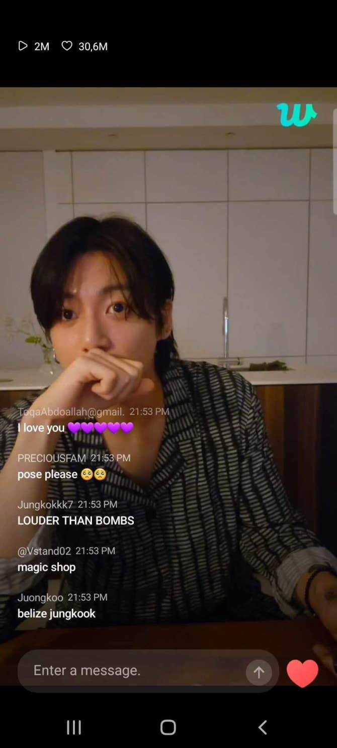 BTS Community Posts - oppa 이 노래를 불러주셔서 감사합니다. 눈치채셨을지 모르겠지만 정말 감사합니다. 이것은 내가 가장 좋아하는 노래 중 하나입니다 ...