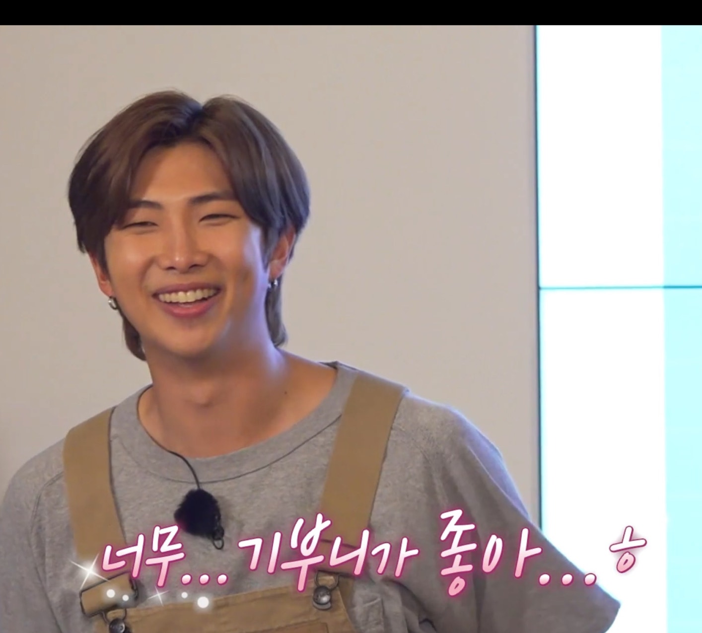 Bts 커뮤니티 포스트 남준이가 일본에 있는 그것만으로 많은 사람이 기쁘고 행복을 느끼고 있는데 일본에서 찍은 사진까지