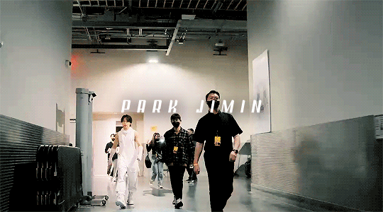 BTS Community Post - Maknae line PTD in LA
