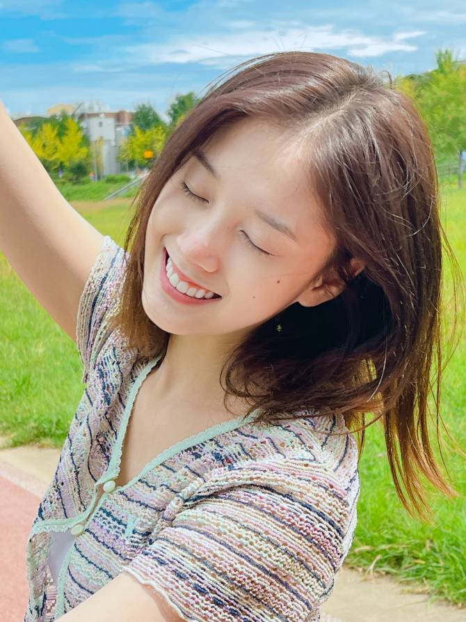 Stayc Community Post 스윗 ️ 즐거운 한가위 보내고 있나욥 재이는 가족끼리 자전거 슝슝 하러 왔지롱🚴🏻