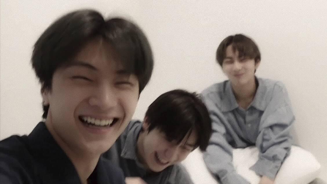 ENHYPEN 커뮤니티 포스트 - I’m smiling all throughout the En-log! My heart is ...