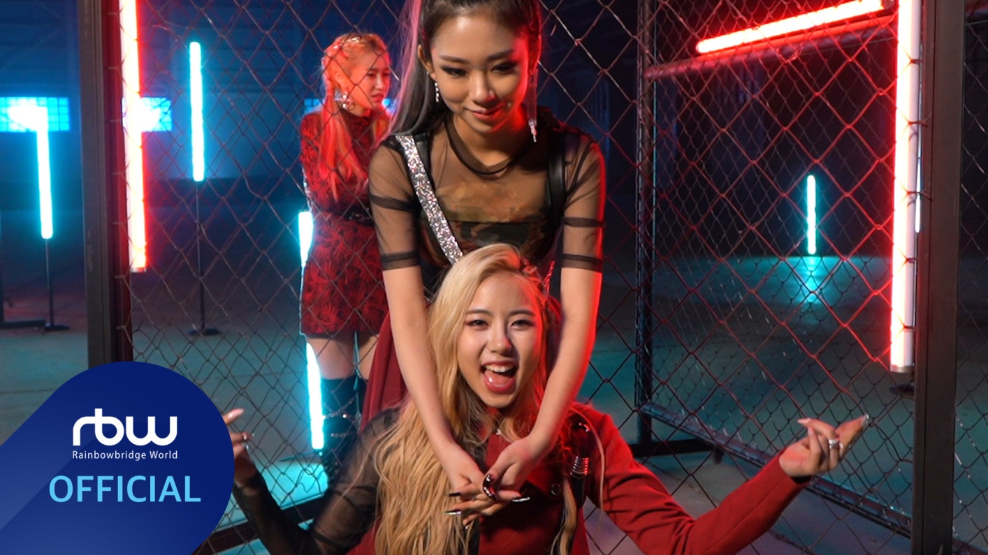 Weverse PURPLE KISS Media - [P.S.NOTE] 퍼플키스(PURPLE KISS) 'My Heart Skip a Beat' Performance ...