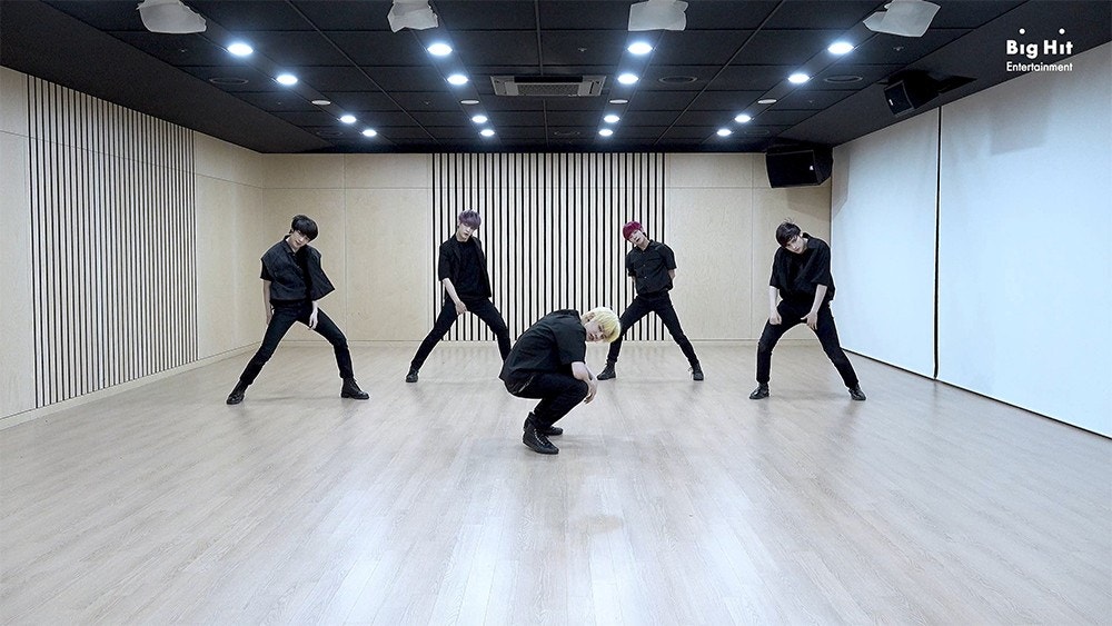 Weverse TOMORROW X TOGETHER Media - TXT ‘PUMA' Dance Practice