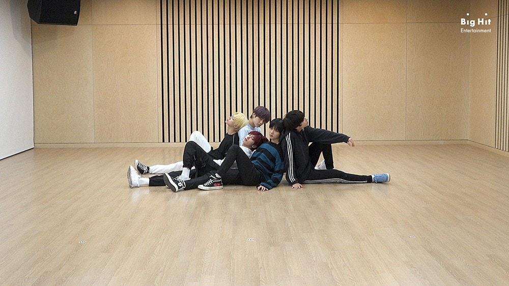 위버스 TOMORROW X TOGETHER Media - TXT (투모로우바이투게더) ‘세계가 불타버린 밤, 우린... (Can ...