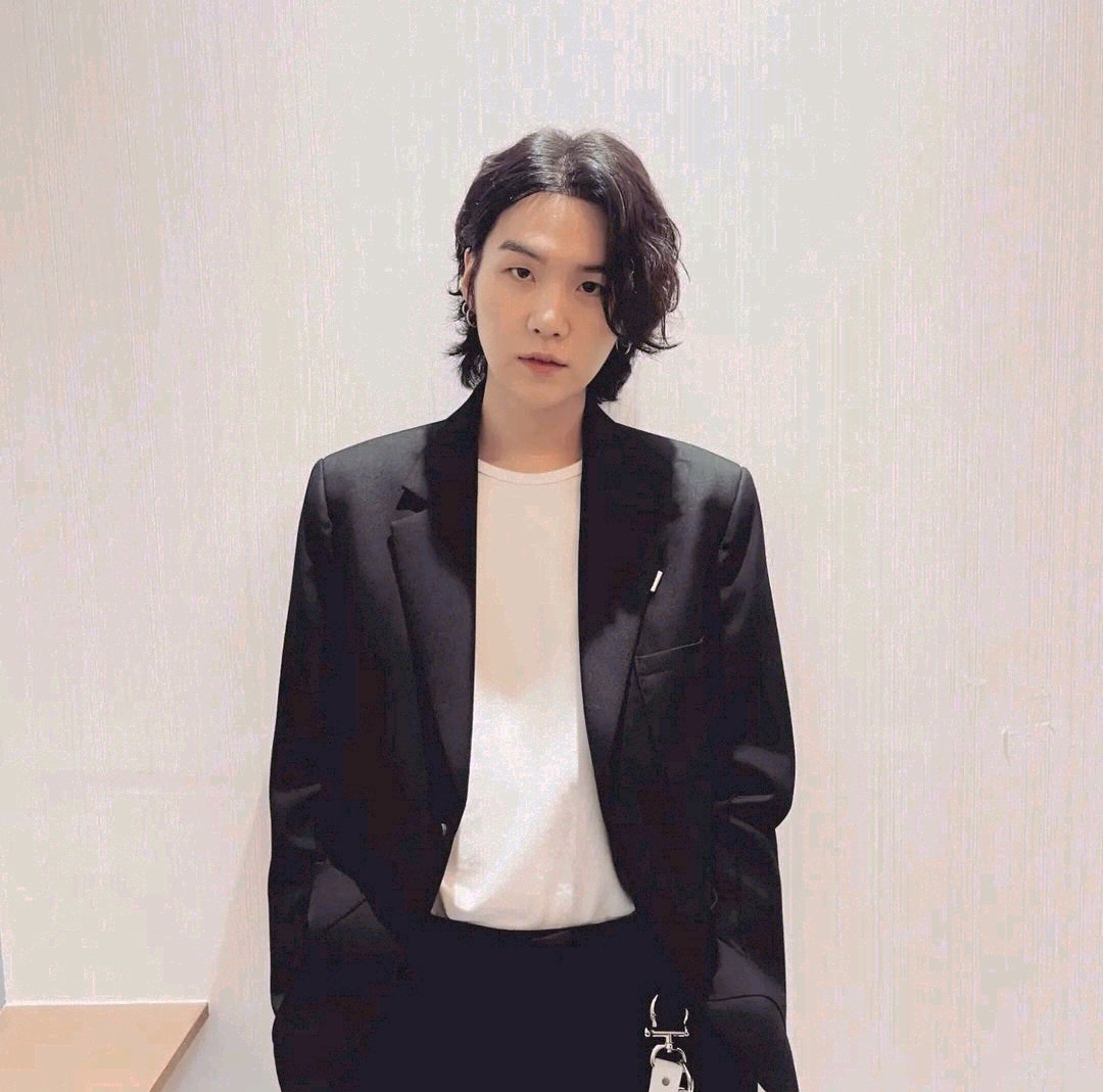 BTS Community Post - new post ig #suga 🐱💜 OMG !!! your Hair is soooo ...