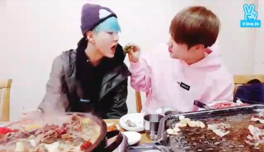 BTS Eat Jin Live : 배고프지 않아요?