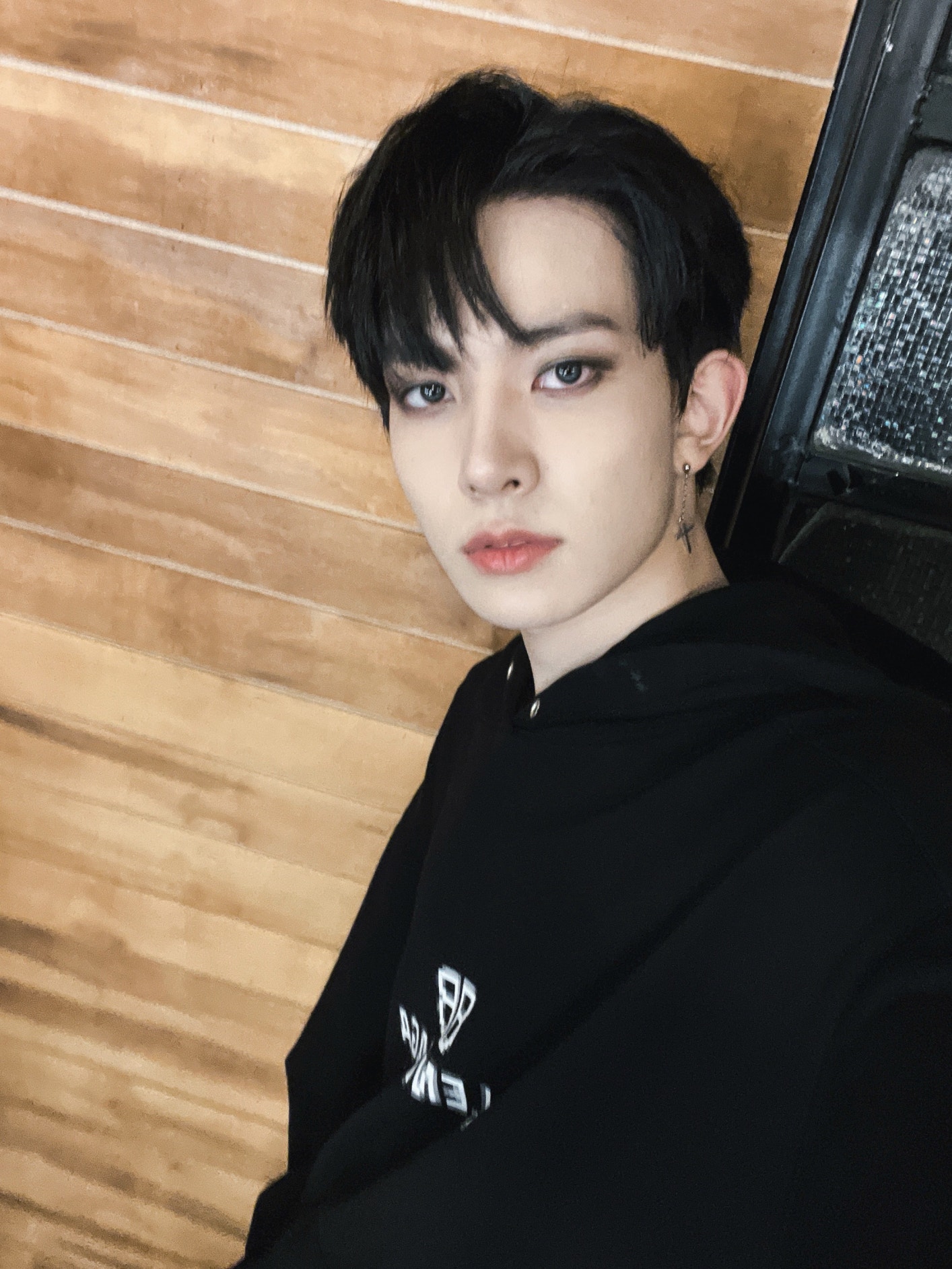 ENHYPEN Community Post - 엔진 굿밤😌 - HEESEUNG