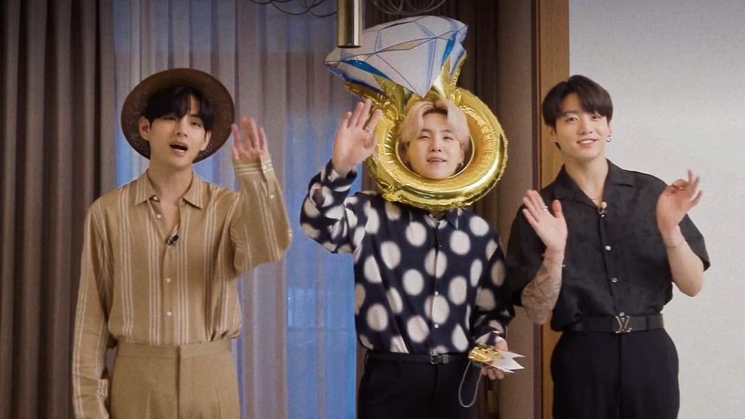 BTS 커뮤니티 포스트 - Yoongi MARRY me personified 😂🥰🥰