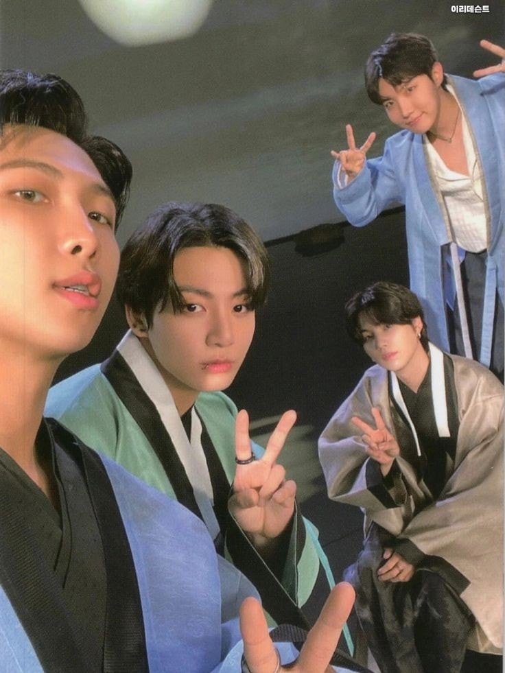 BTS Community Posts - #ARMY_Borahae_BTS_on_Weverse Love you my beautiful family