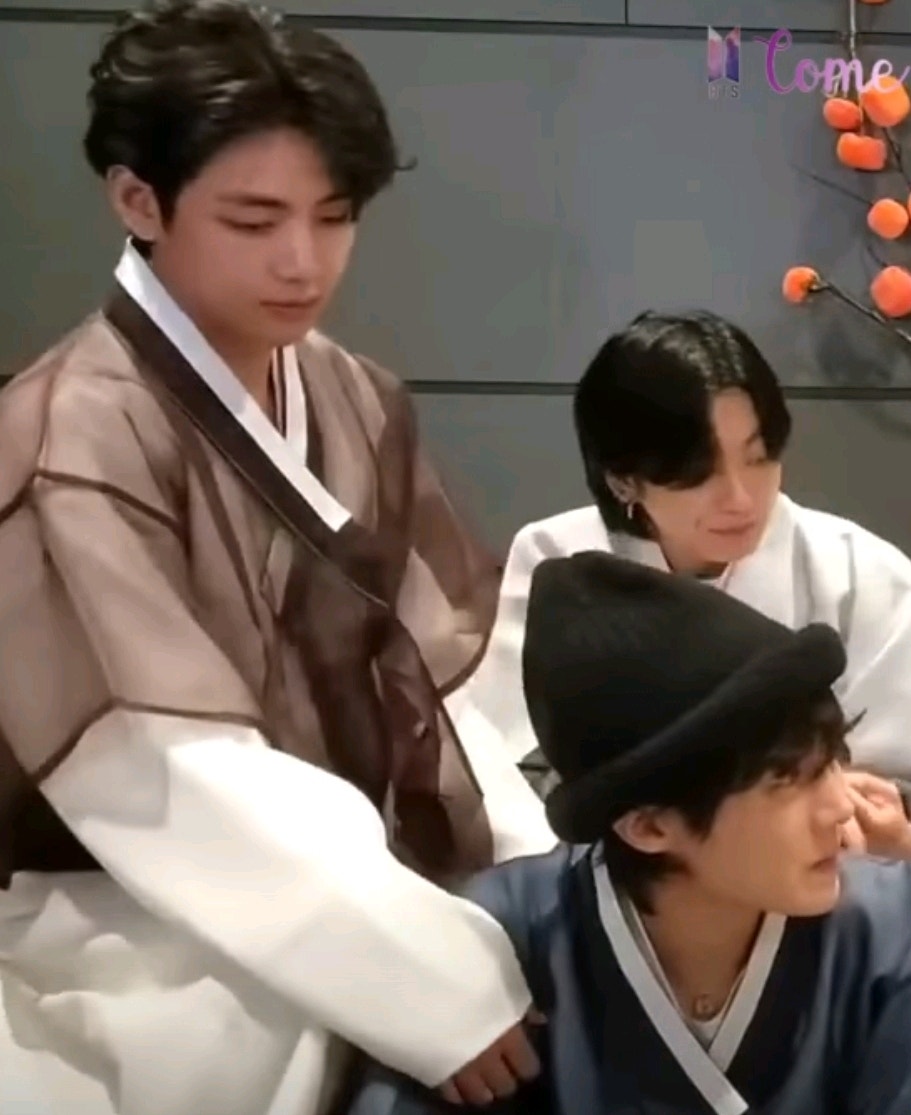 BTS Community Posts - hyuuungg hobi .. ️ baby taekook ☺️ ️